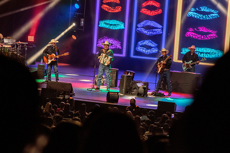 Exitoso Modus Operandi de Intocable - UrBeat.com