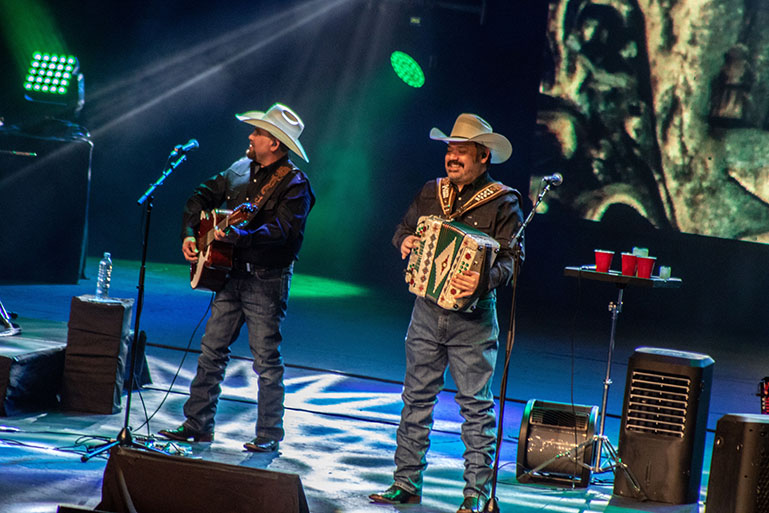 Exitoso Modus Operandi de Intocable - UrBeat.com